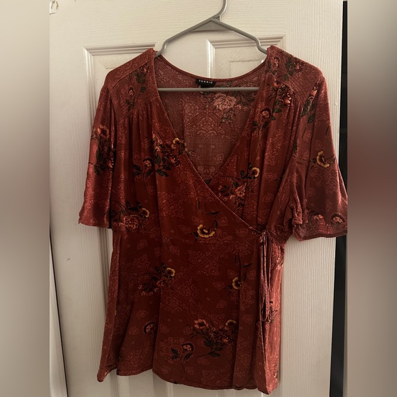 torrid | Tops | Torrid Floral Red Rust Wrap Short Sleeve Blouse Top ...